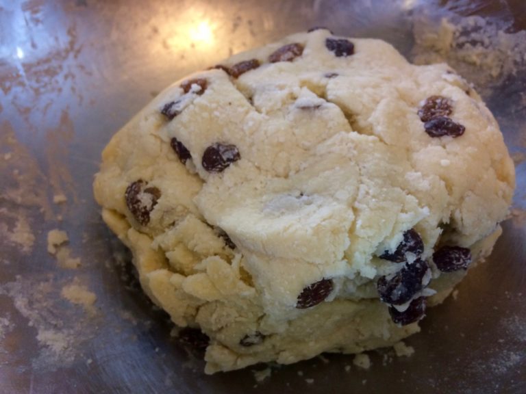 Raisin Tea Buns - Traditional Newfoundland - Bonita's Kitchen