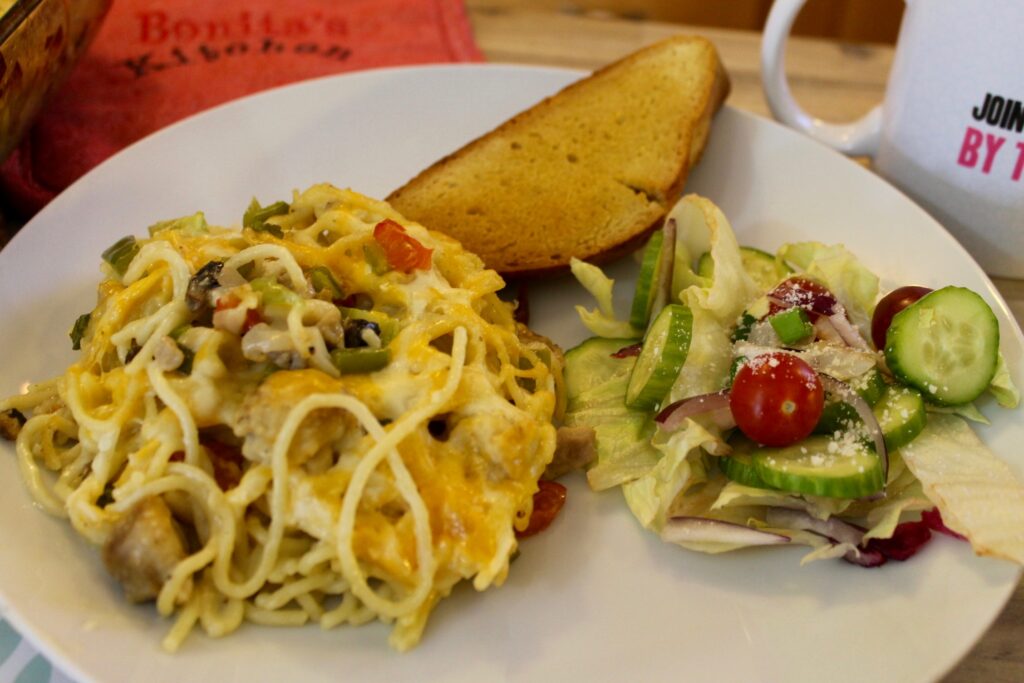 CREAMY CHICKEN SPAGHETTI CASSEROLE - Bonita's Kitchen
