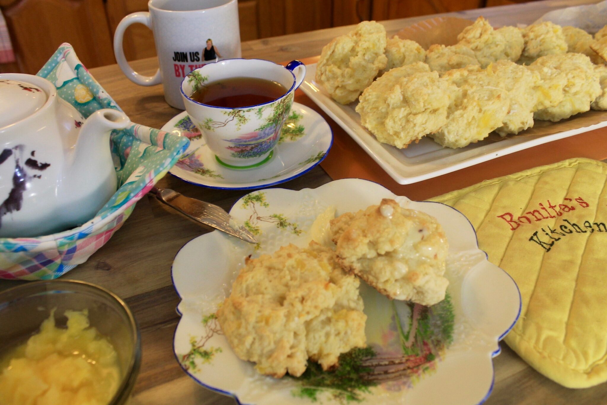 PINEAPPLE TEA BUNS - Bonita's Kitchen